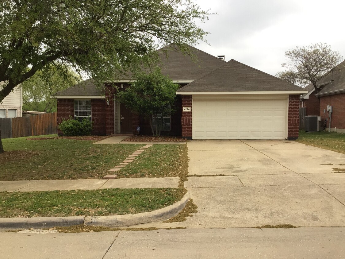 4724 Chaucer Ct, Grand Prairie, TX 75052 | Apartments.com