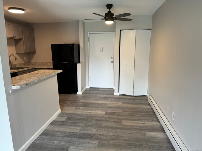 114 Balance Rock Rd Unit APT 11, Seymour, CT 06483 - Condo for Rent in ...