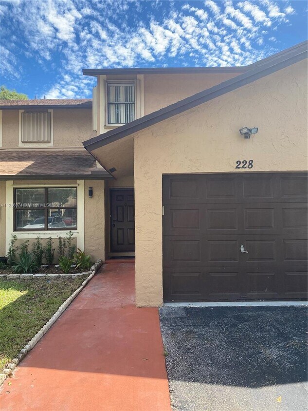 228 Lakeside Cir Unit 228, Sunrise, FL 33326 | Apartments.com