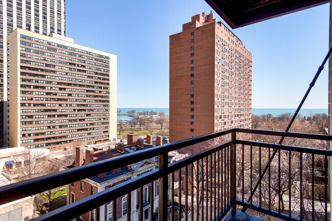 3033 N Sheridan Rd Unit 1001, Chicago, IL 60657 - Condo for Rent in ...