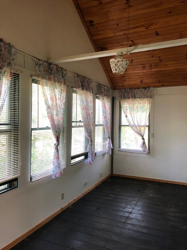 19 Crescent Ter, Cohoes, NY 12047 - House Rental in Cohoes, NY ...