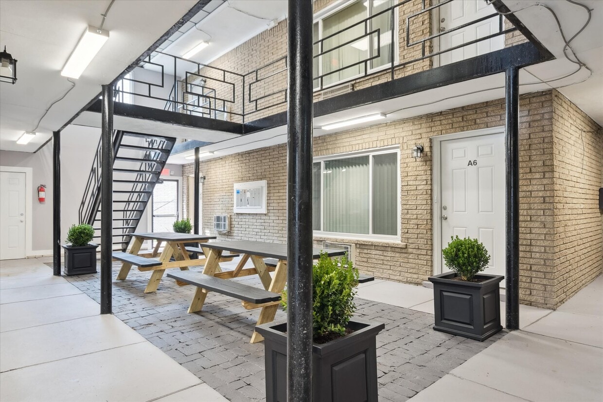 Greenfield Apartments - 15111 Greenfield Rd Detroit, MI 48227 ...