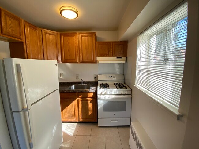 Westover Court Apartments - Apartments in Arlington, VA | Apartments.com
