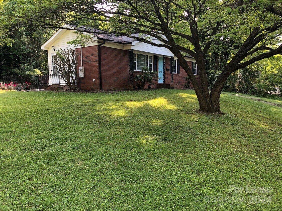 2524 Dora Dr, Charlotte, NC 28215 - House Rental in Charlotte, NC ...
