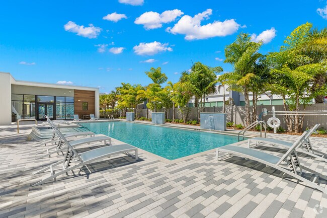 Kenwood Apartments for Rent with a Dog Park - Saint Petersburg, FL - 84 ...
