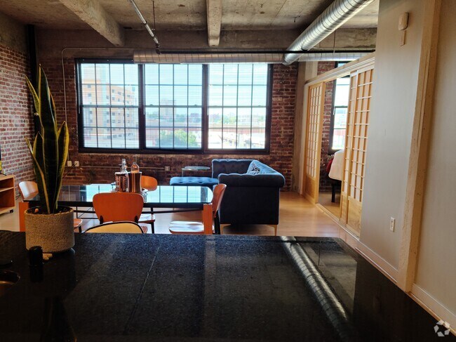 Penn-Fallsway Apartments for Rent with Parking - Baltimore, MD - 1 ...