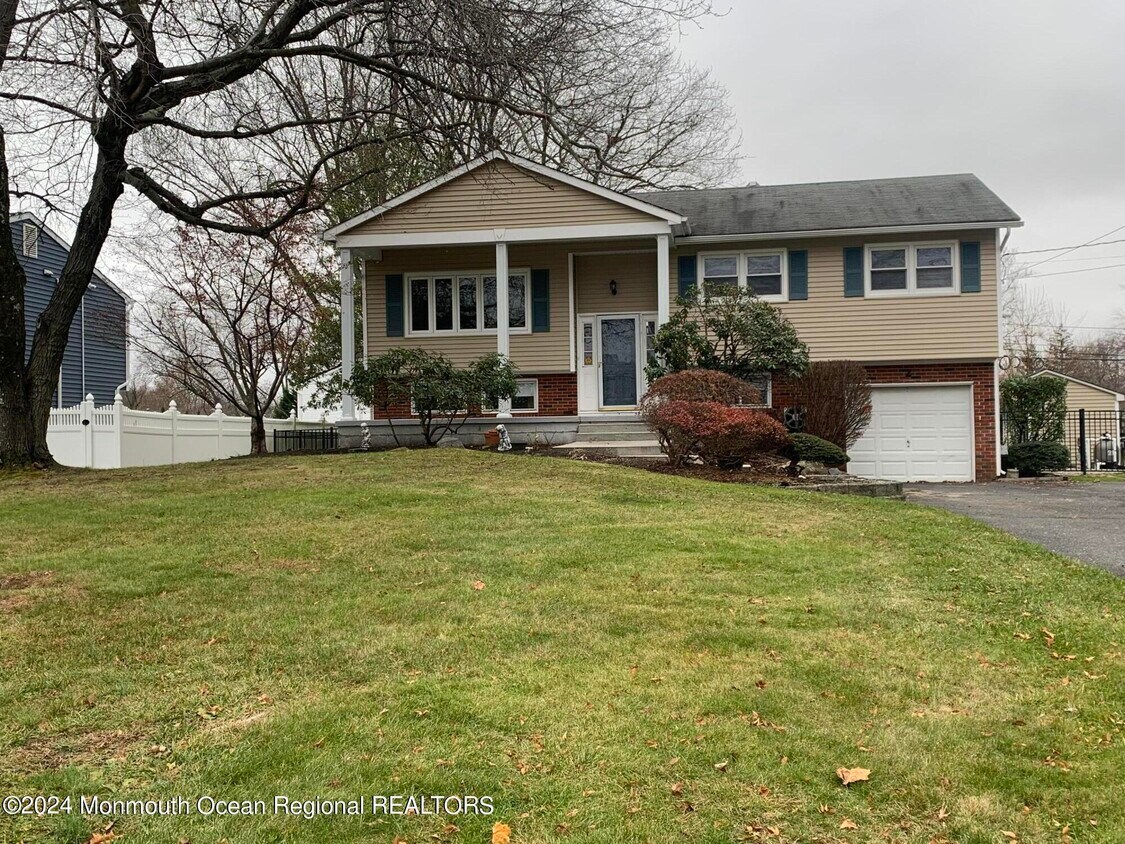 2 Milton Ave, Manalapan Township, NJ 07726 - House Rental in Manalapan ...