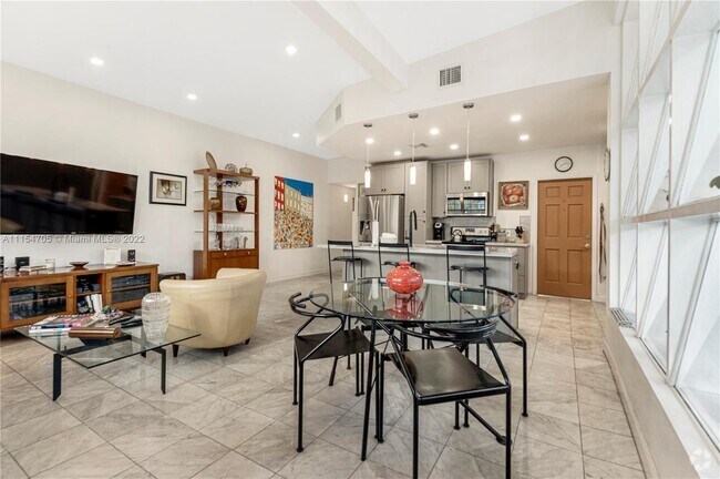 Best Luxury Silver Bluff East Apartments for Rent - Miami, FL - 3 ...