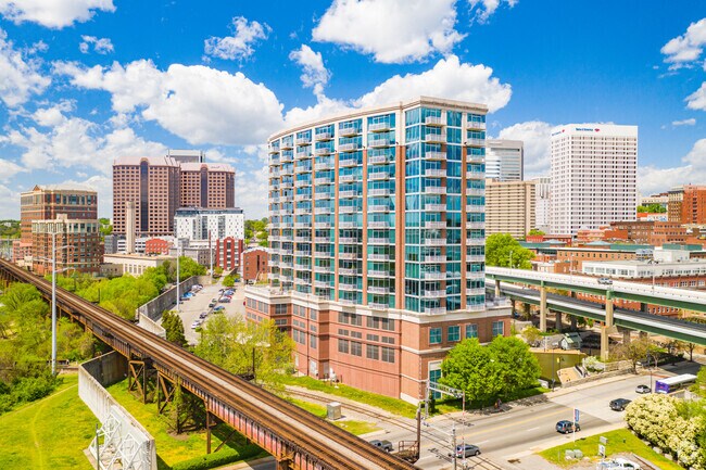 Vistas on the James Apartments - Richmond, VA | Apartments.com