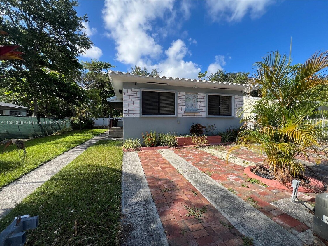 165 NW 56Th St Unit 1, Miami, FL 33127 - Room for Rent in Miami, FL ...