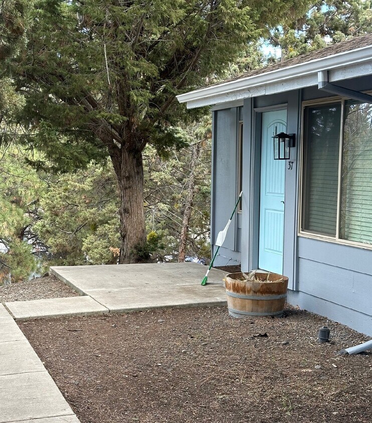 1700 NE Wells Acres Rd Unit 37, Bend, OR 97701 - Room for Rent in Bend ...
