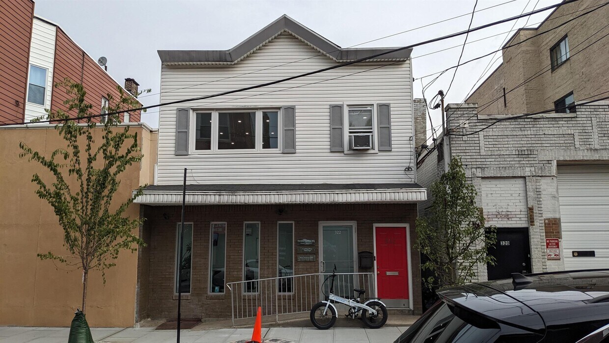 322 38th St, Union City, NJ 07087 - House Rental in Union City, NJ | Apartments.com