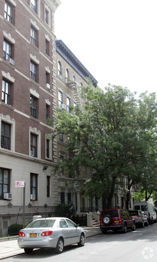 137 W 112th St, New York, NY 10026 - Apartments in New York, NY ...