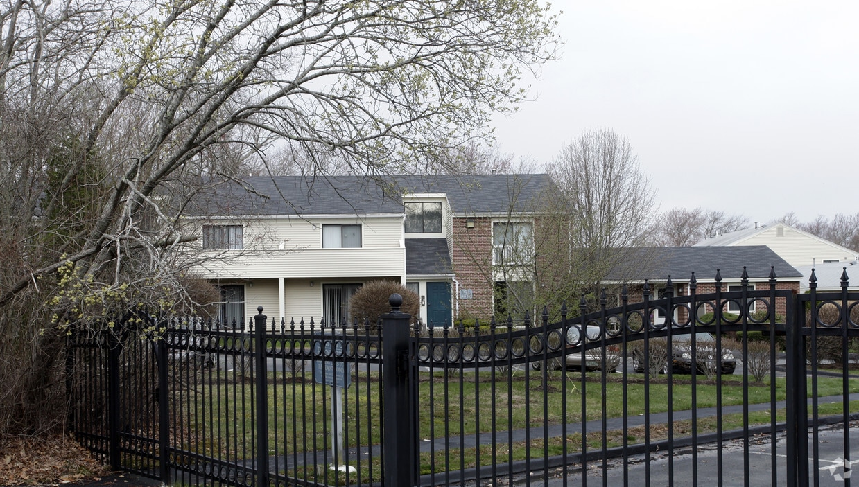 Solemar at South Dartmouth - 26 Seabreeze Dr South Dartmouth, MA 02748 ...