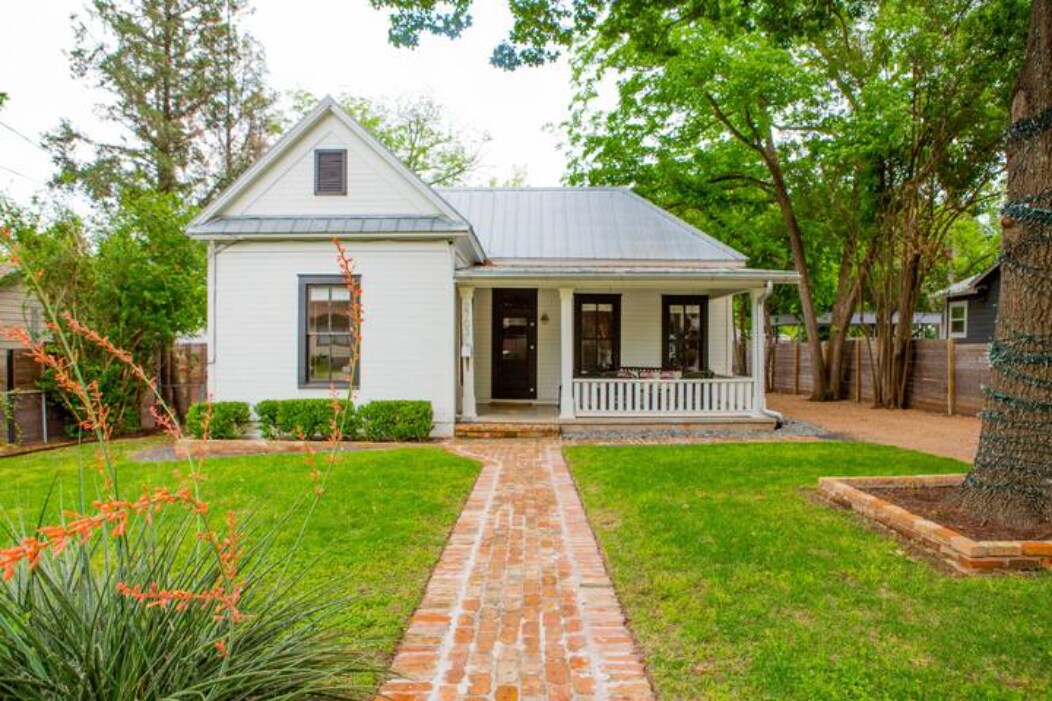2703 S 2Nd St, Austin, TX 78704 - House Rental in Austin, TX ...