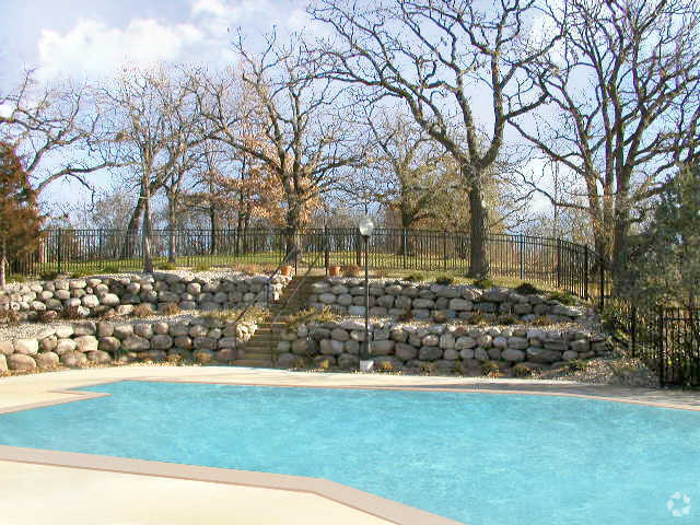 Oaks Braemar Apartments - Edina, MN | Apartments.com