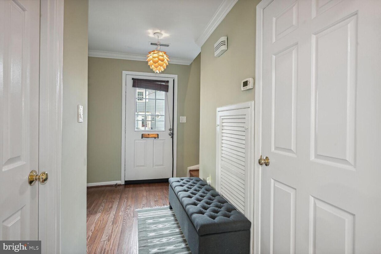 6651 Hillandale Rd, Chevy Chase, MD 20815 - Townhome Rentals in Chevy ...