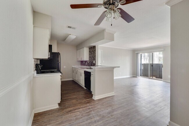 Cambridge Apartments - Apartments in Angleton, TX | Apartments.com