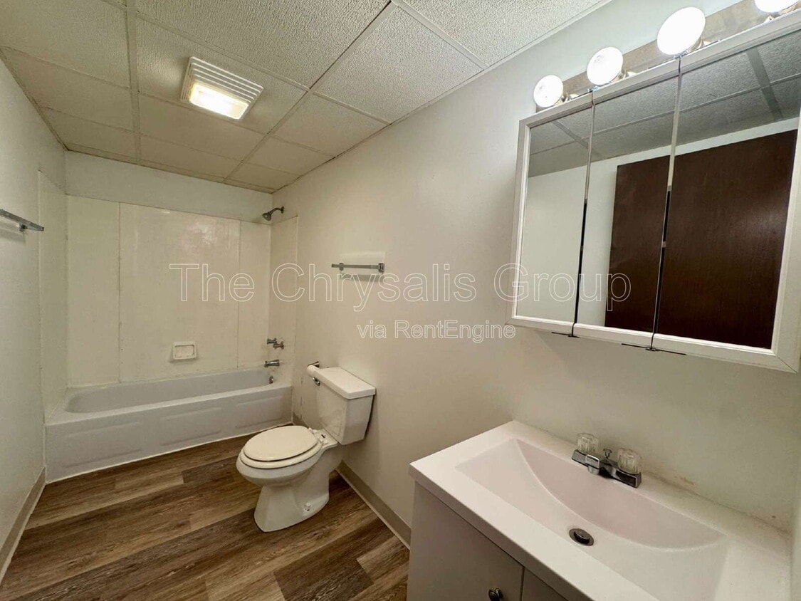 2406 Marquette Rd Unit 5, Peru, IL 61354 - Room for Rent in Peru, IL ...