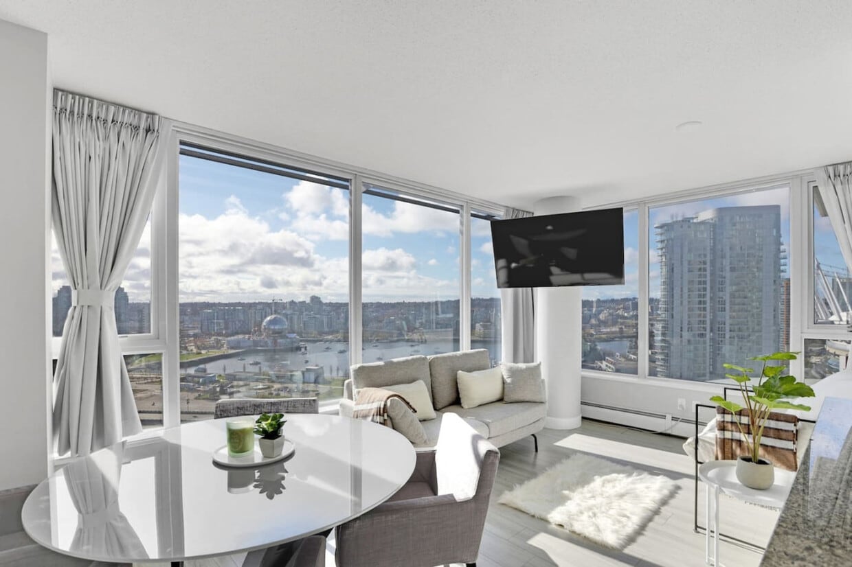 688 Abbott St Unit SI ID1051909P, Vancouver, BC V6B 0B9 - Apartment for ...
