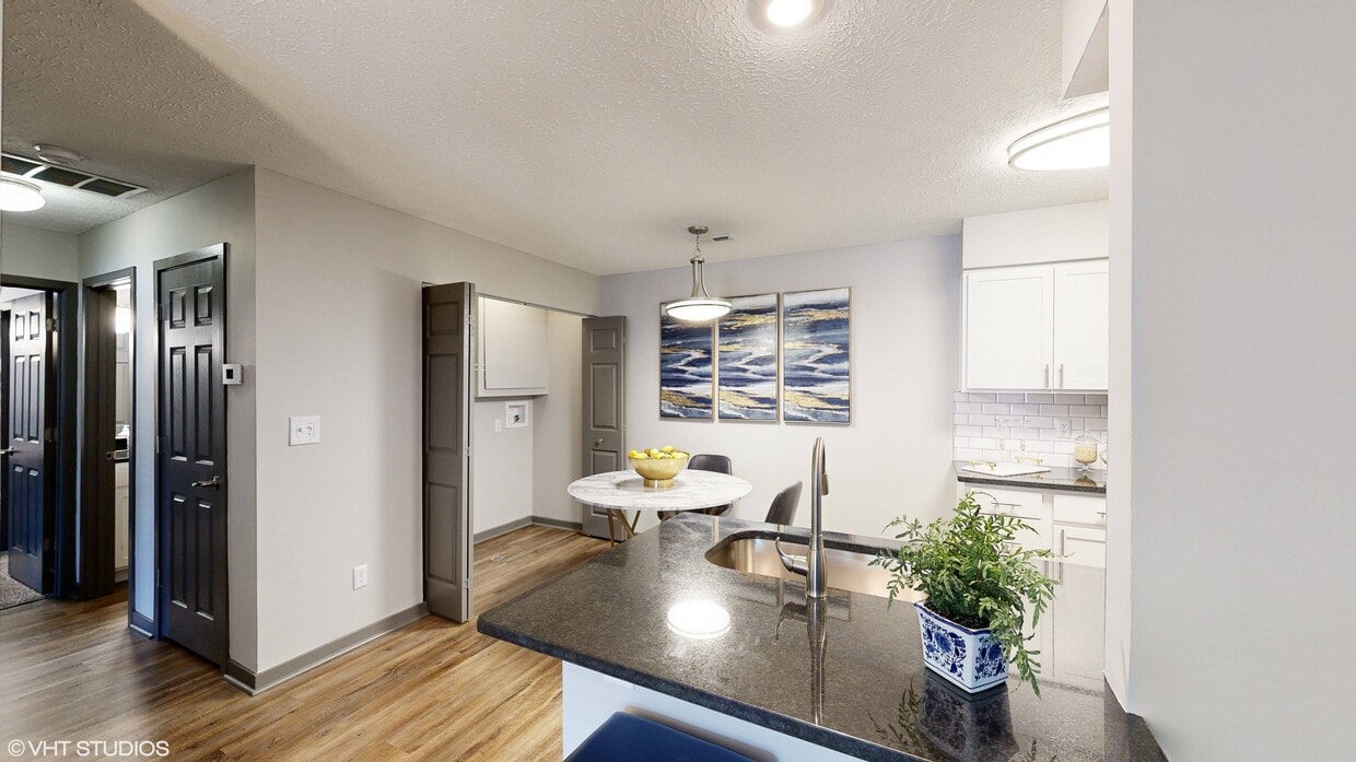 Silvertree at Little Turtle Apartments - 5350 Silverthorne Rd ...