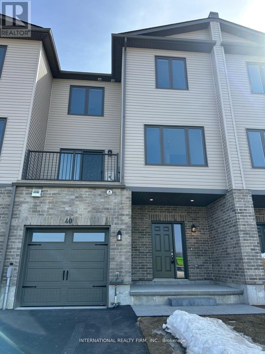 40 Evans St, Prince Edward, ON K0K 2T0 - Maison de Ville à Louer à ...