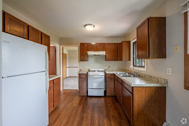 Howe Apartments for Rent with Hardwood Floors - Minneapolis, MN ...