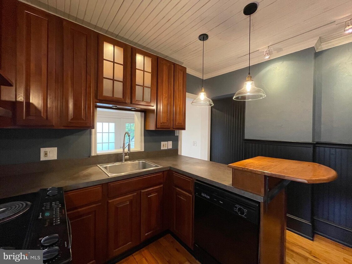 92 Sproul Rd, Malvern, PA 19355 - House Rental in Malvern, PA ...