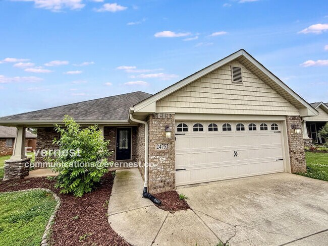 Fieldstone Apartments for Rent with Hardwood Floors - Athens, AL ...