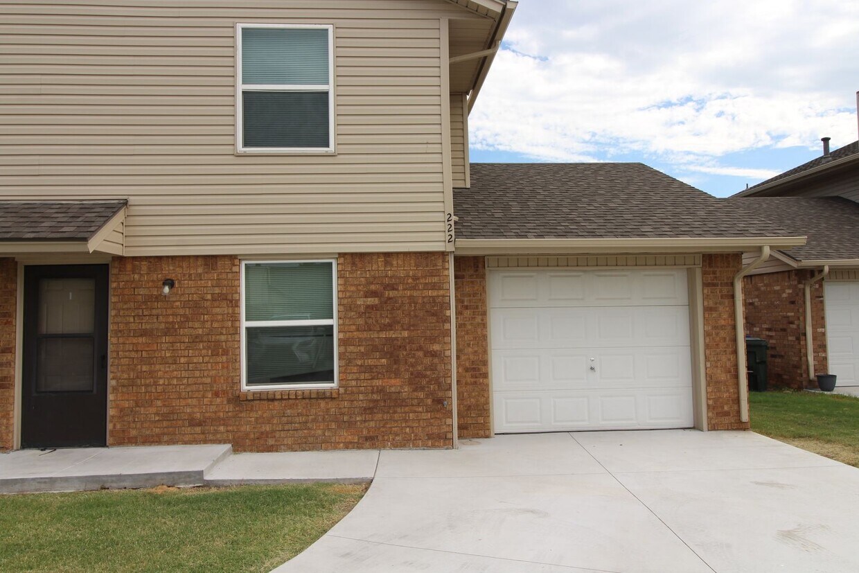 220-222 Skylark Ct Unit 222 Skylark Ct, Norman, OK 73069 - Room for Rent in Norman, OK ...