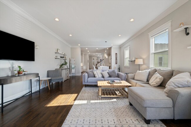 Apartments for Rent with Hardwood Floors in The Waters Place on Maxey ...