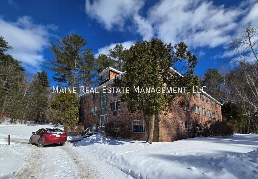 20 Tall Pines Dr Unit 8, Lewiston, ME 04240 - Room for Rent in Lewiston ...