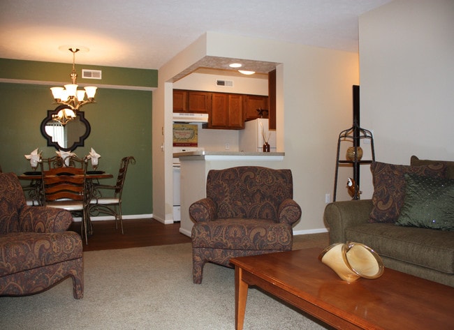 Deercross Apartments Rentals - Blue Ash, OH | Apartments.com