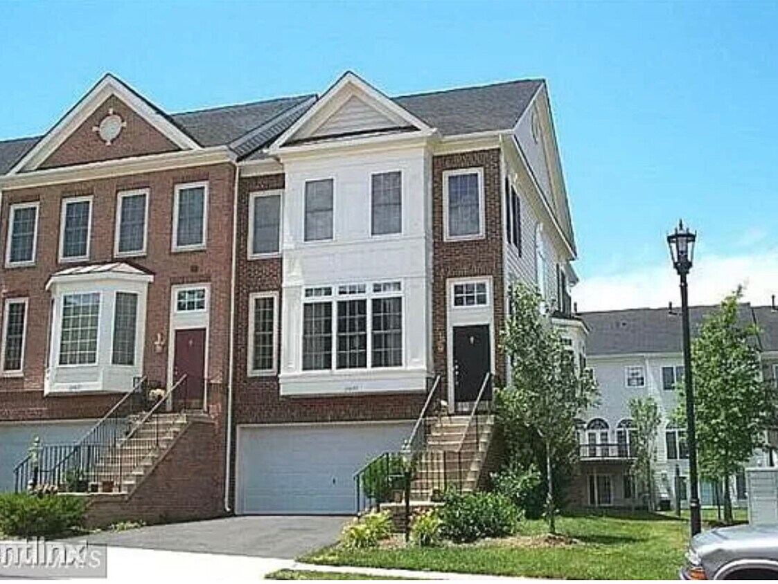 24649 Kings Canyon Sq, Stone Ridge, VA 20105 - Townhome Rentals in ...