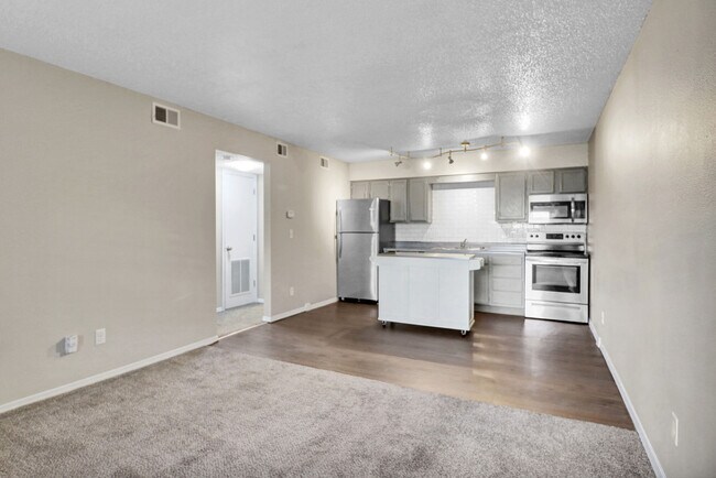 Pheasant Run Apartments - Apartments in Lee's Summit, MO | Apartments.com