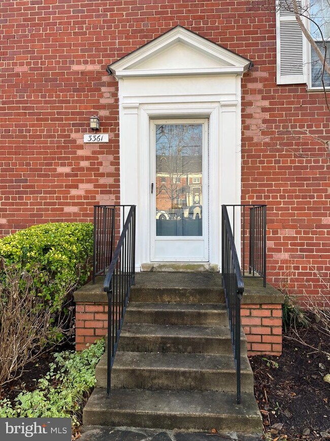 3361 Martha Custis Dr, Alexandria, VA 22302 - Townhome Rentals in ...