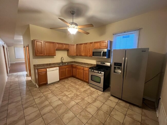 2028 N Hamlin Ave Unit 1, Chicago, IL 60647 - Condo for Rent in Chicago ...