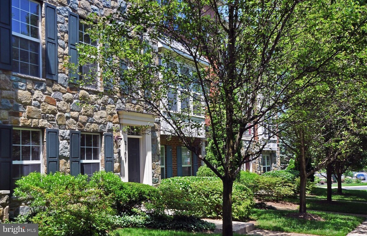 2107 Clark Pl, Silver Spring, MD 20910 - Townhome Rentals in Silver ...