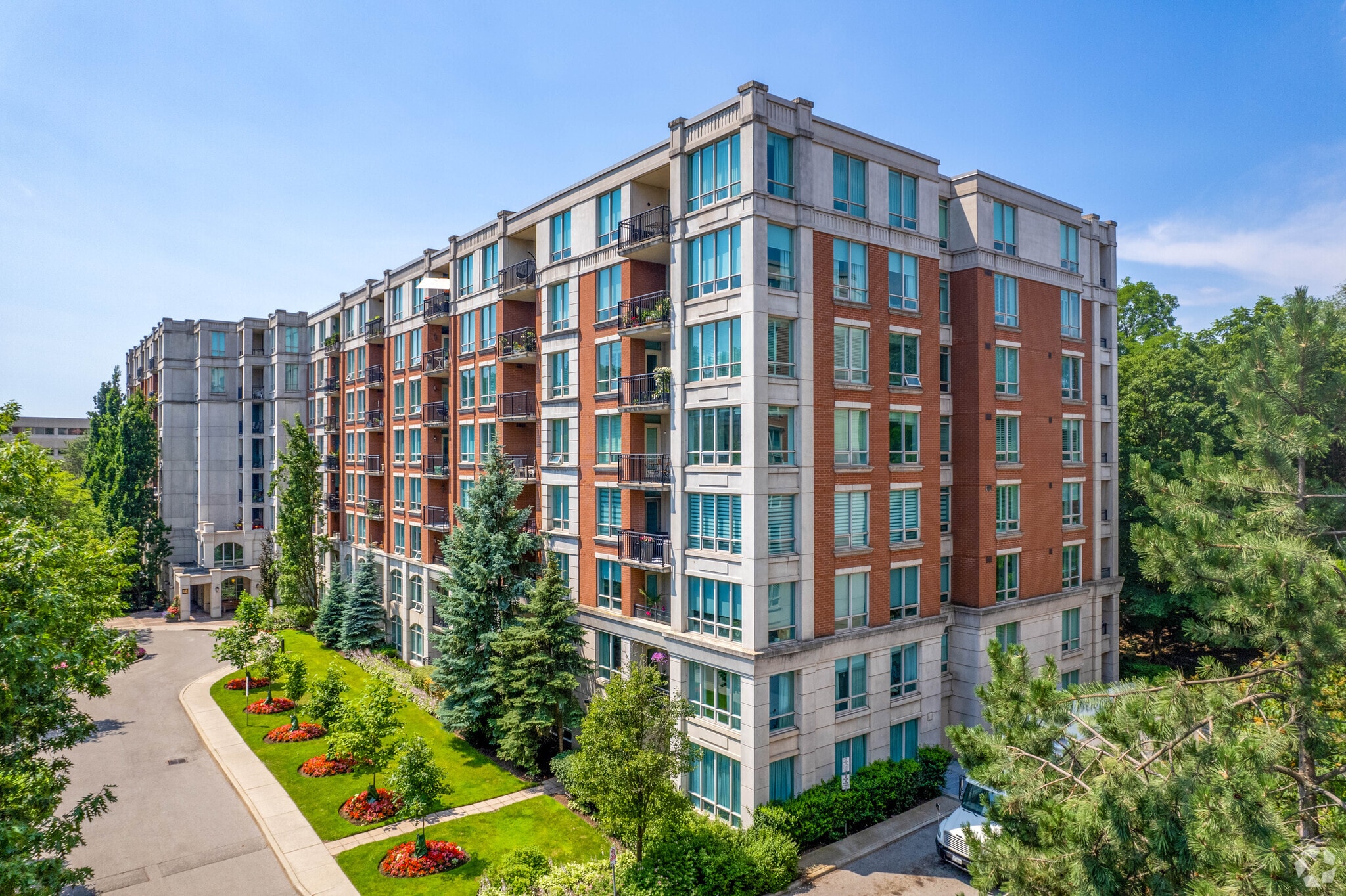 Hillside Ravines I Apartments - 18 William Carson Cres Toronto, ON ...