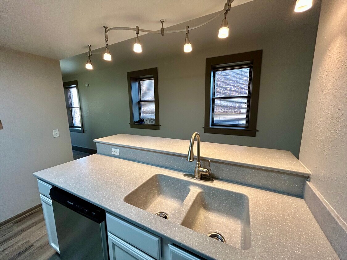 Drake Court and Liberty Lofts apartments! Enjoy downtown living at its ...
