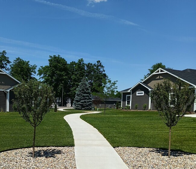 The Villas at County Farm Crossing Apartments - 1634 S County Farm Rd ...