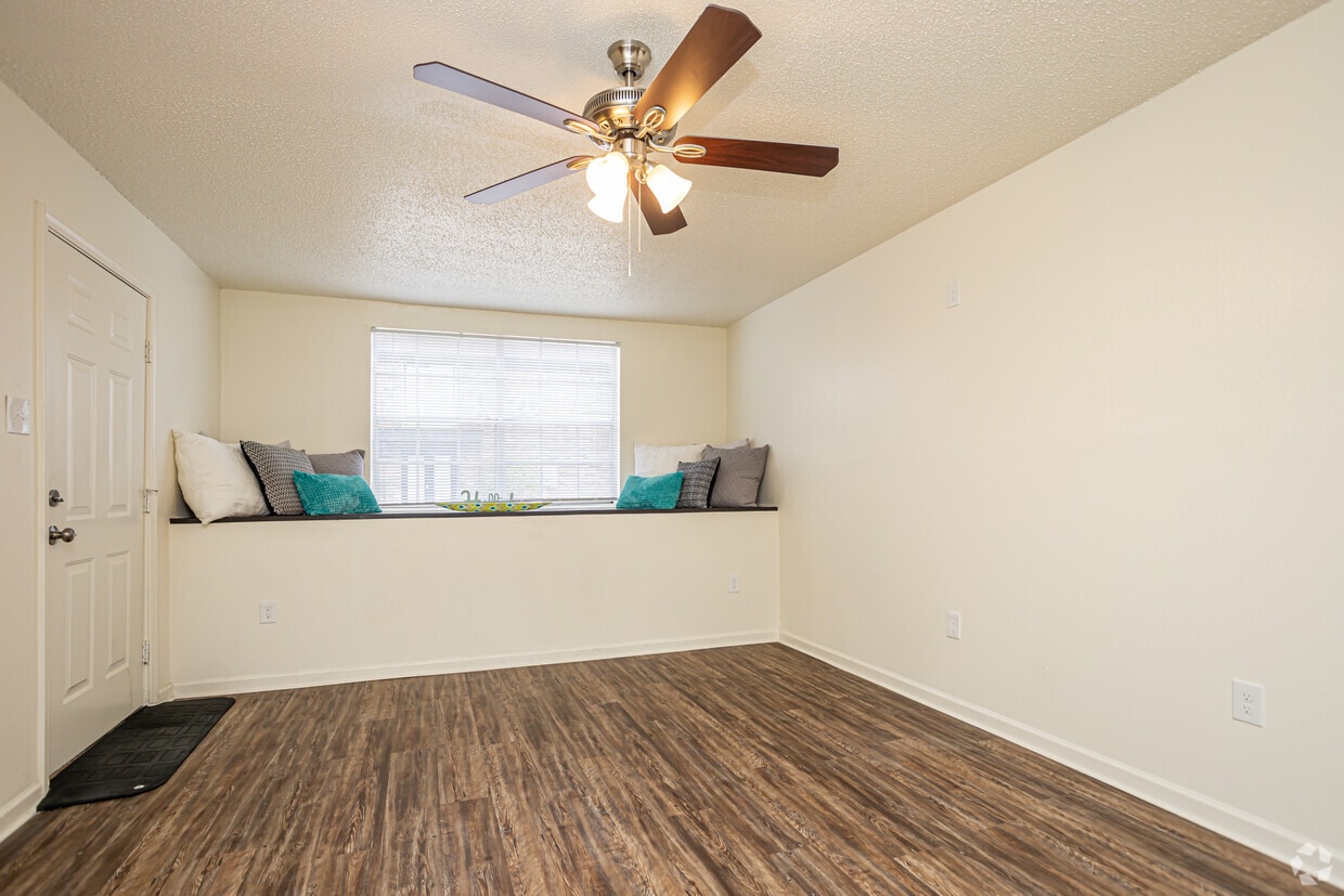 Devonshire Apartments - 11620 Airline Hwy Baton Rouge, LA 70816 ...
