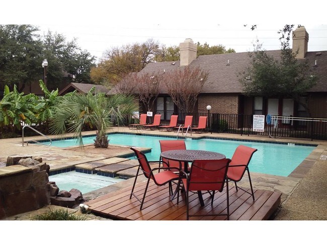 Woodbridge Townhomes Apartments - 2403 Brown Blvd Arlington, TX ...