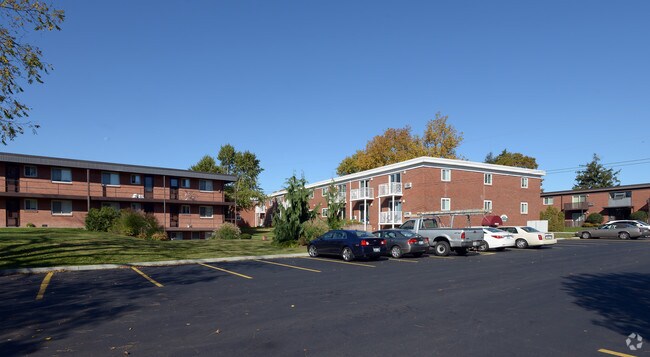 Parkway Apartments Apartments - Riverside, RI | Apartments.com