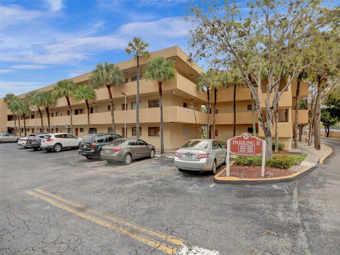 8415 SW 107th Ave Unit 256W, Miami, FL 33173 - Room for Rent in Miami ...