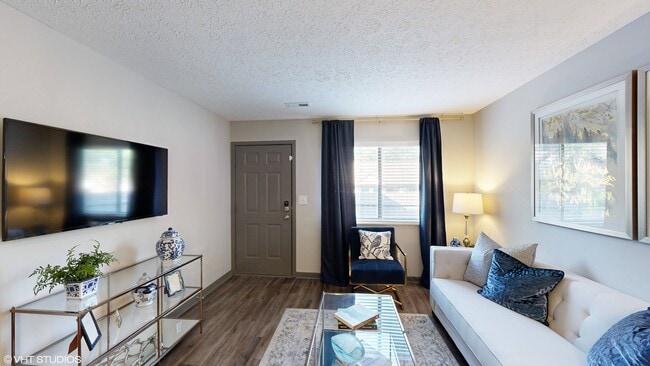 Apartments for Rent with Hardwood Floors in Silvertree, Westerville ...