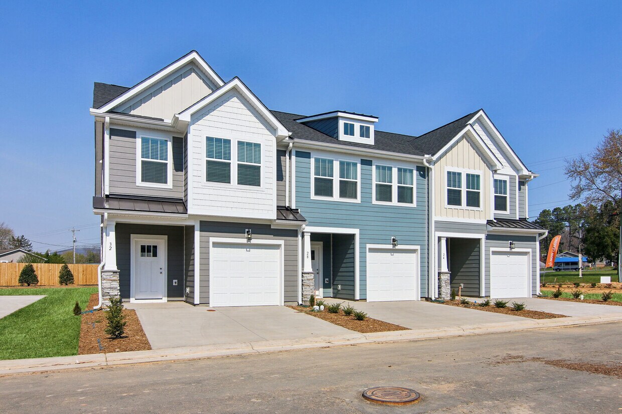 Artisan Living Mills River Townhomes for Rent - Mills River, NC ...