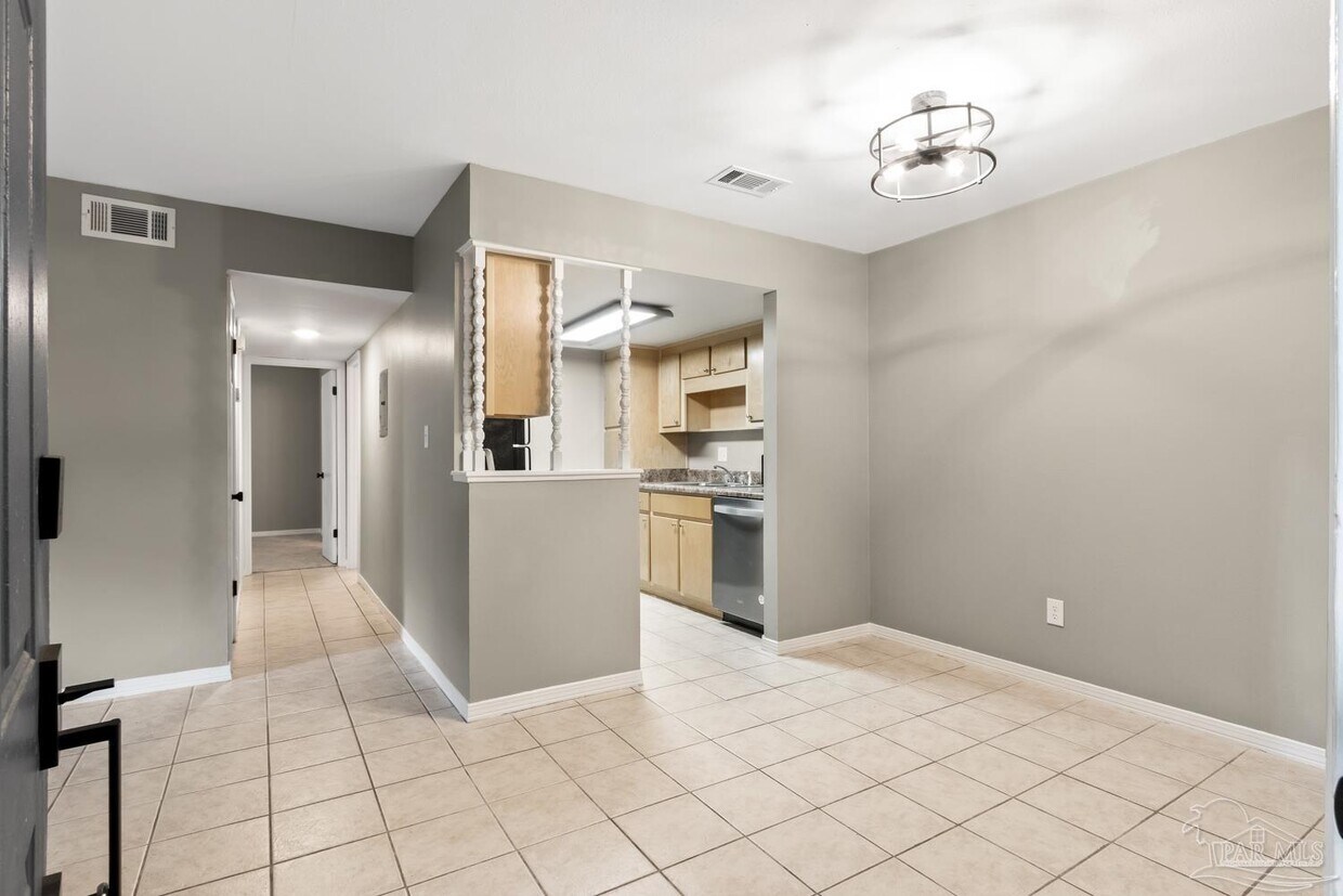 3783 E Olive Rd Unit B, Pensacola, FL 32514 - Condo for Rent in ...