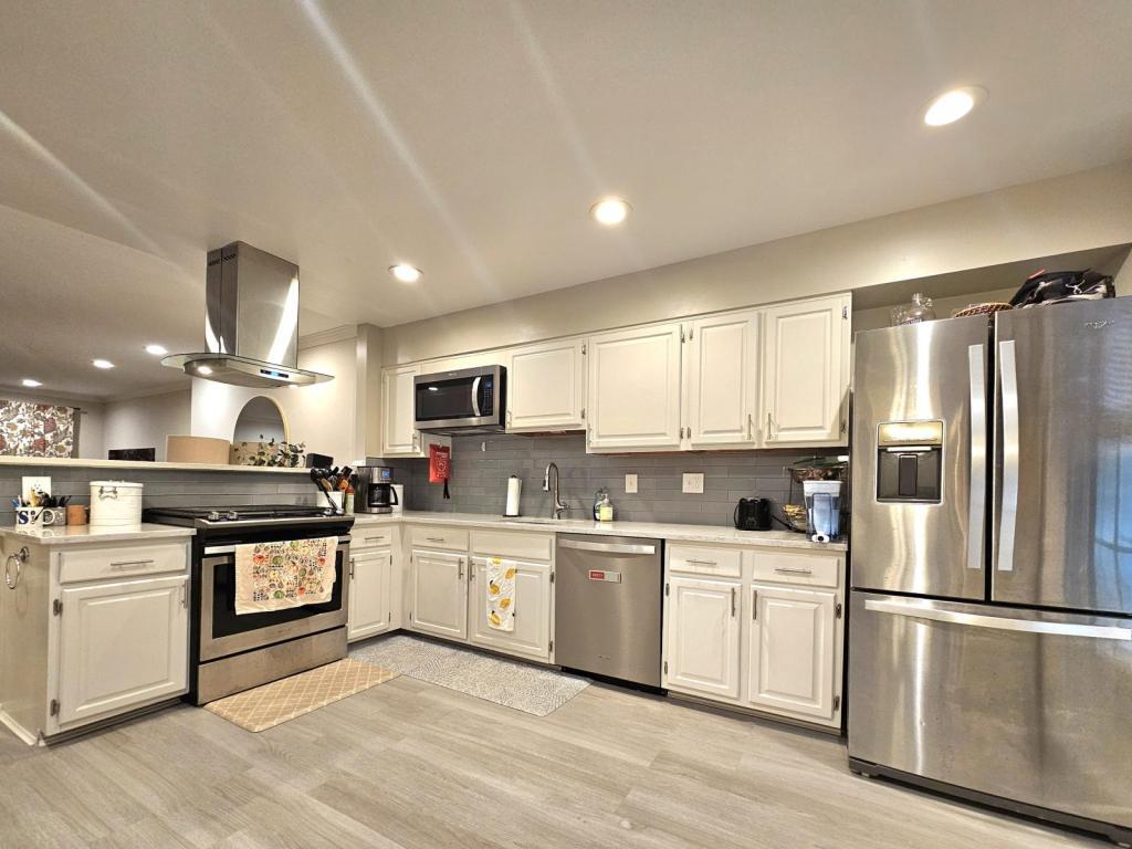 7823 Painted Daisy Dr, West Springfield, VA 22152 - Townhome Rentals in ...