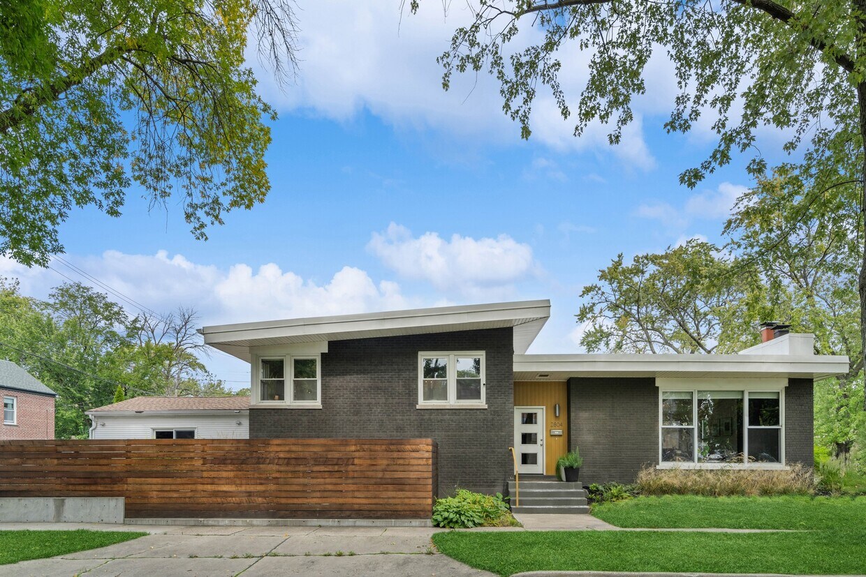 2804 W Rascher Ave, Chicago, IL 60625 - House Rental in Chicago, IL ...